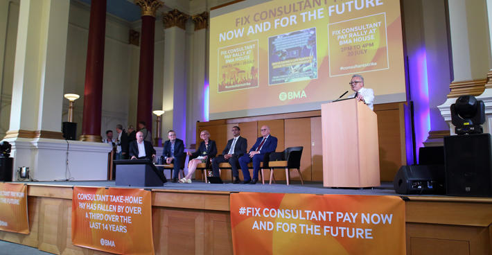 Consultants united in fight for fair pay | BMA news